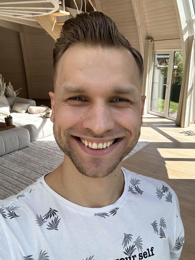 AI Headshot Generator | High-Quality Professional Photos | JustHeadshots.ai